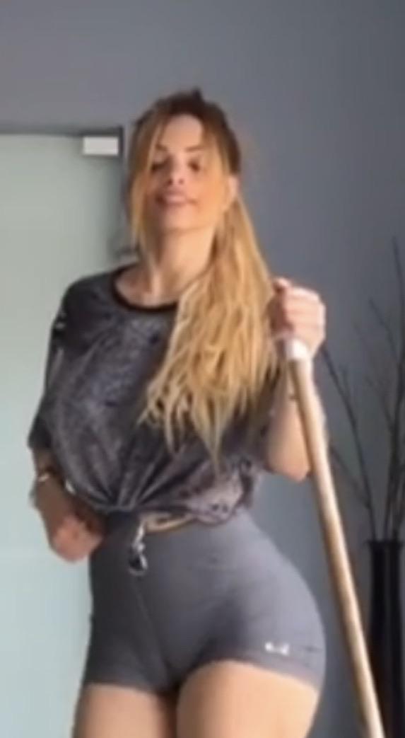 Cameltoe dayamipadron | Scrolller