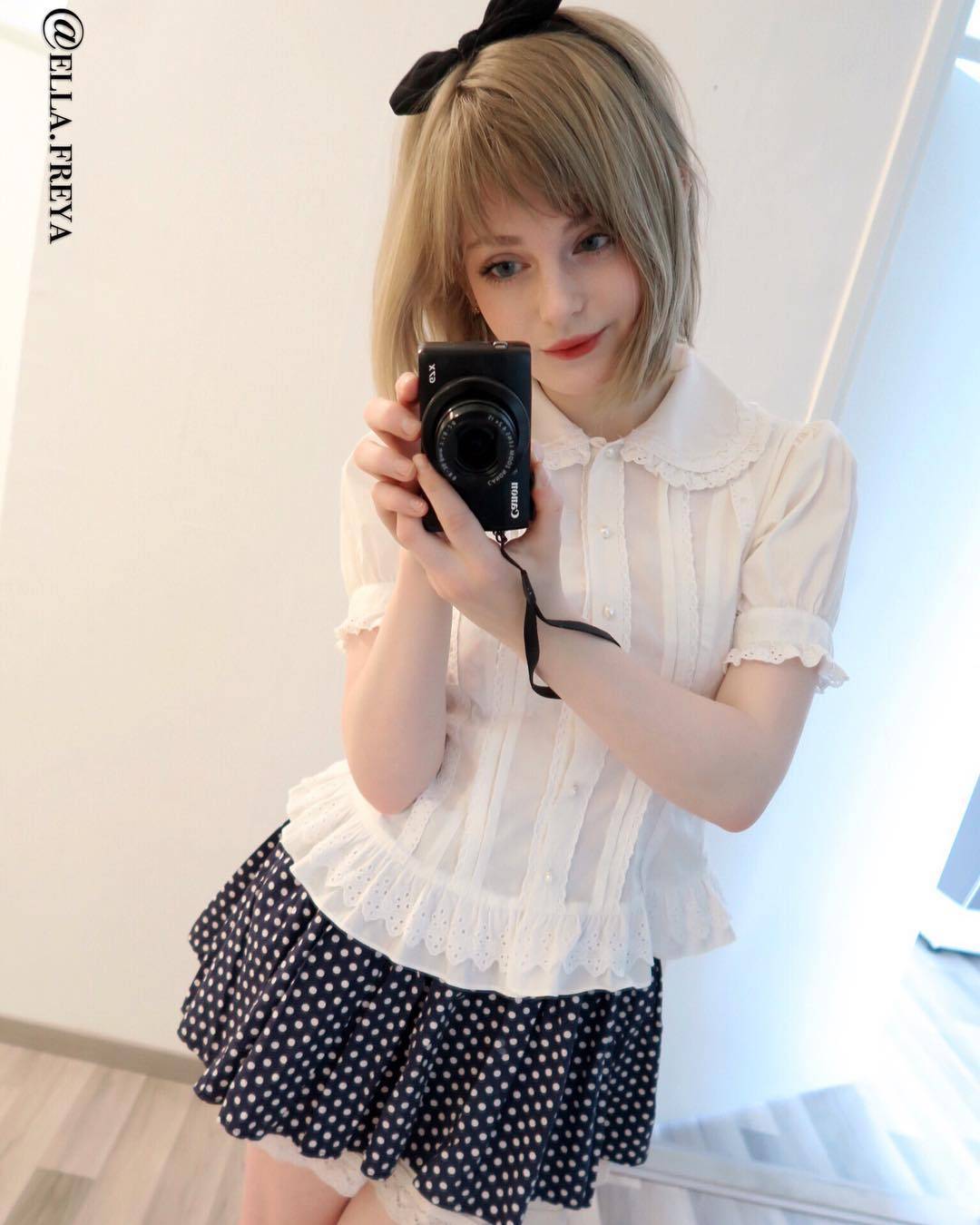 Camera, cute top, skirt, bow | Scrolller
