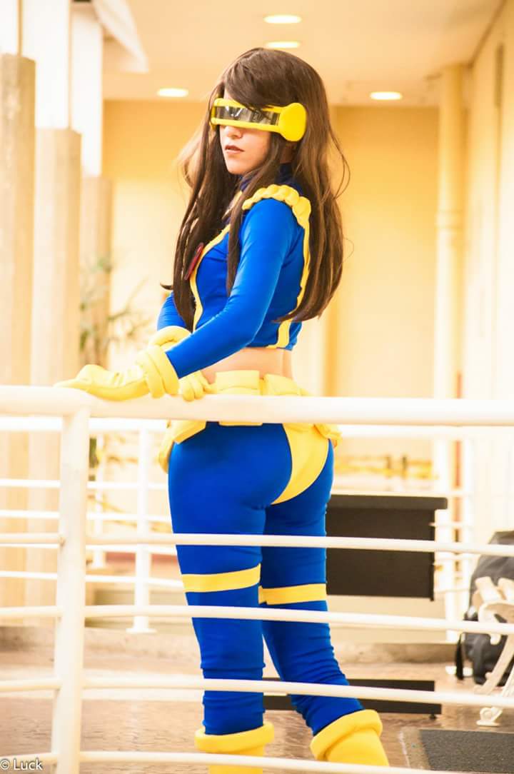 Camila Menezes as Cyclops | Scrolller