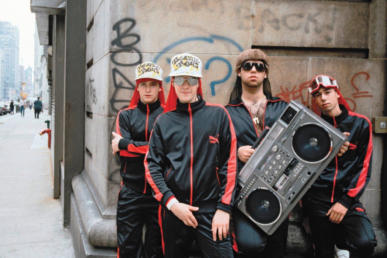 Can anybody identify what boombox this is the beastie boys are rocking? | Scrolller