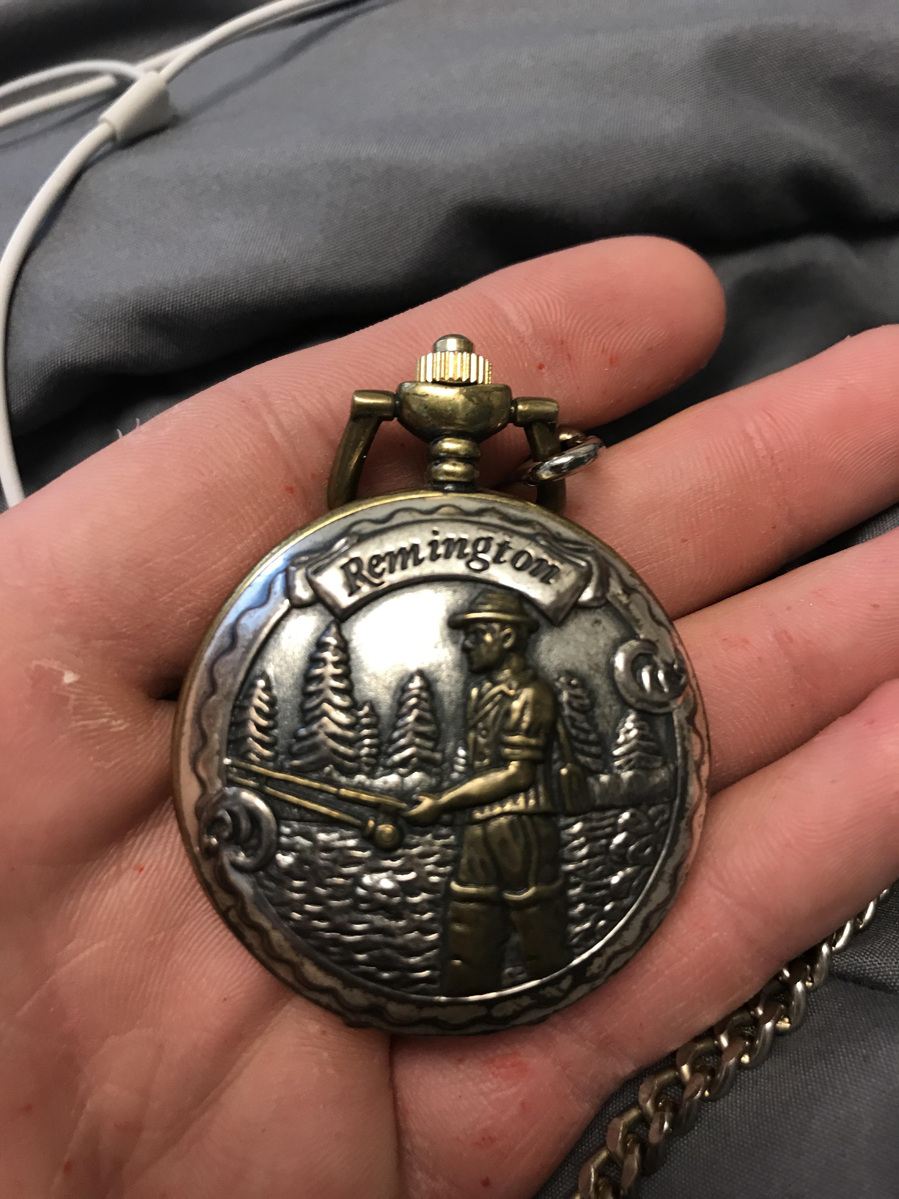 Can anyone identify this pocket watch? | Scrolller