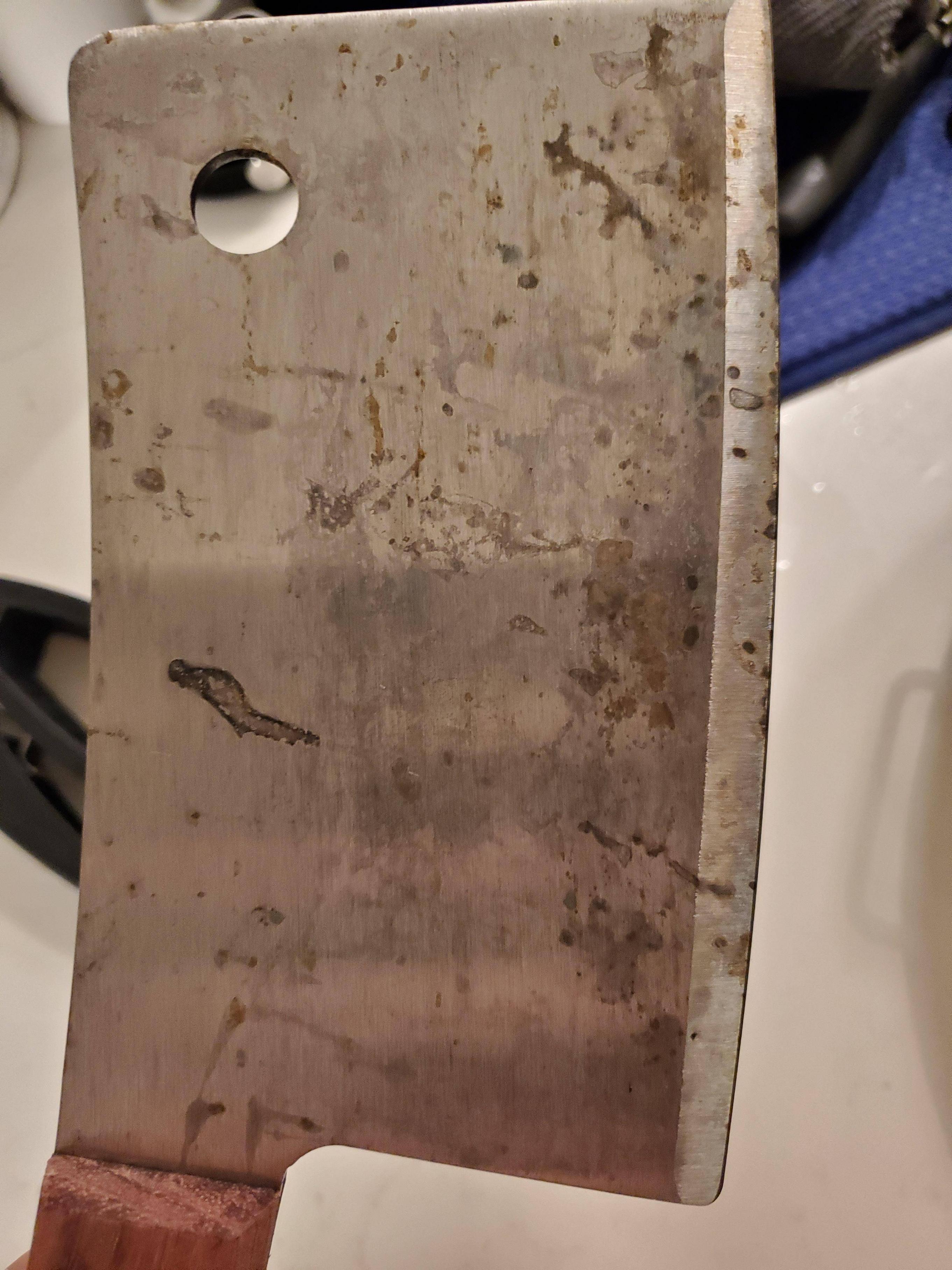 Can anyone tell me why my knife is doing this? Its brand new | Scrolller