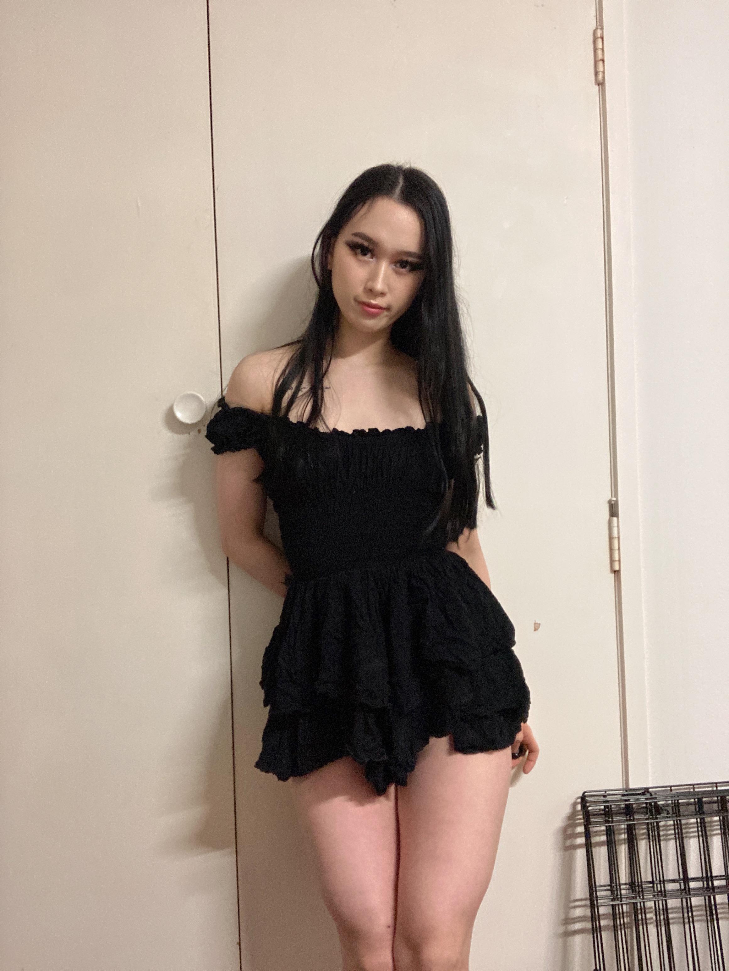 Hello cuties xx | Scrolller