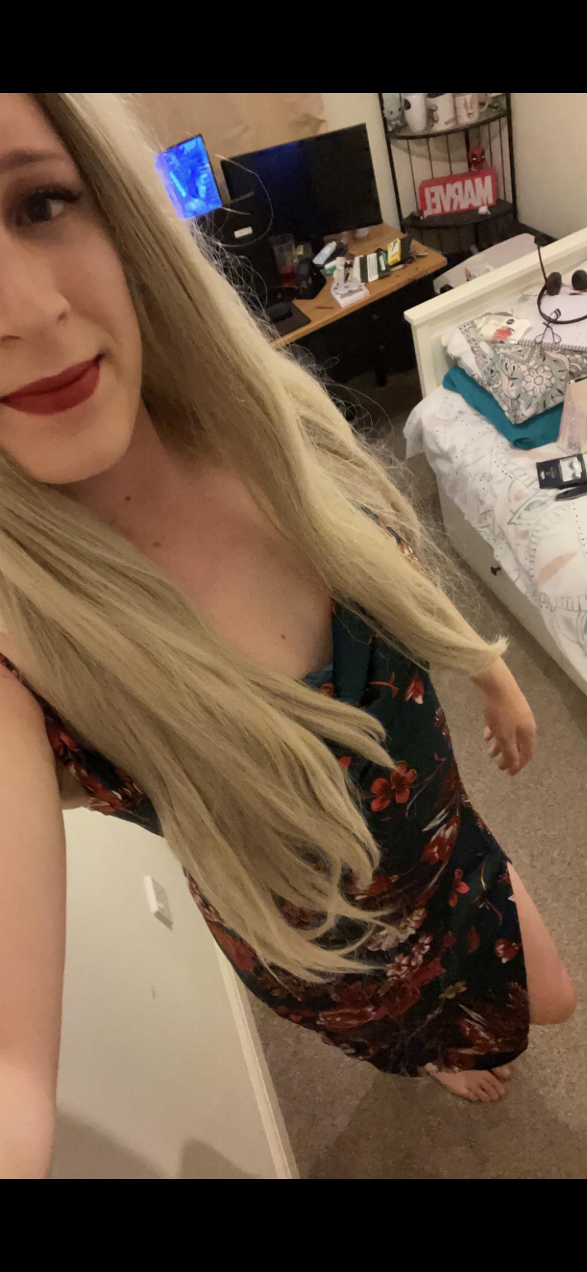 Can I be your trap girlfriend?💜 | Scrolller