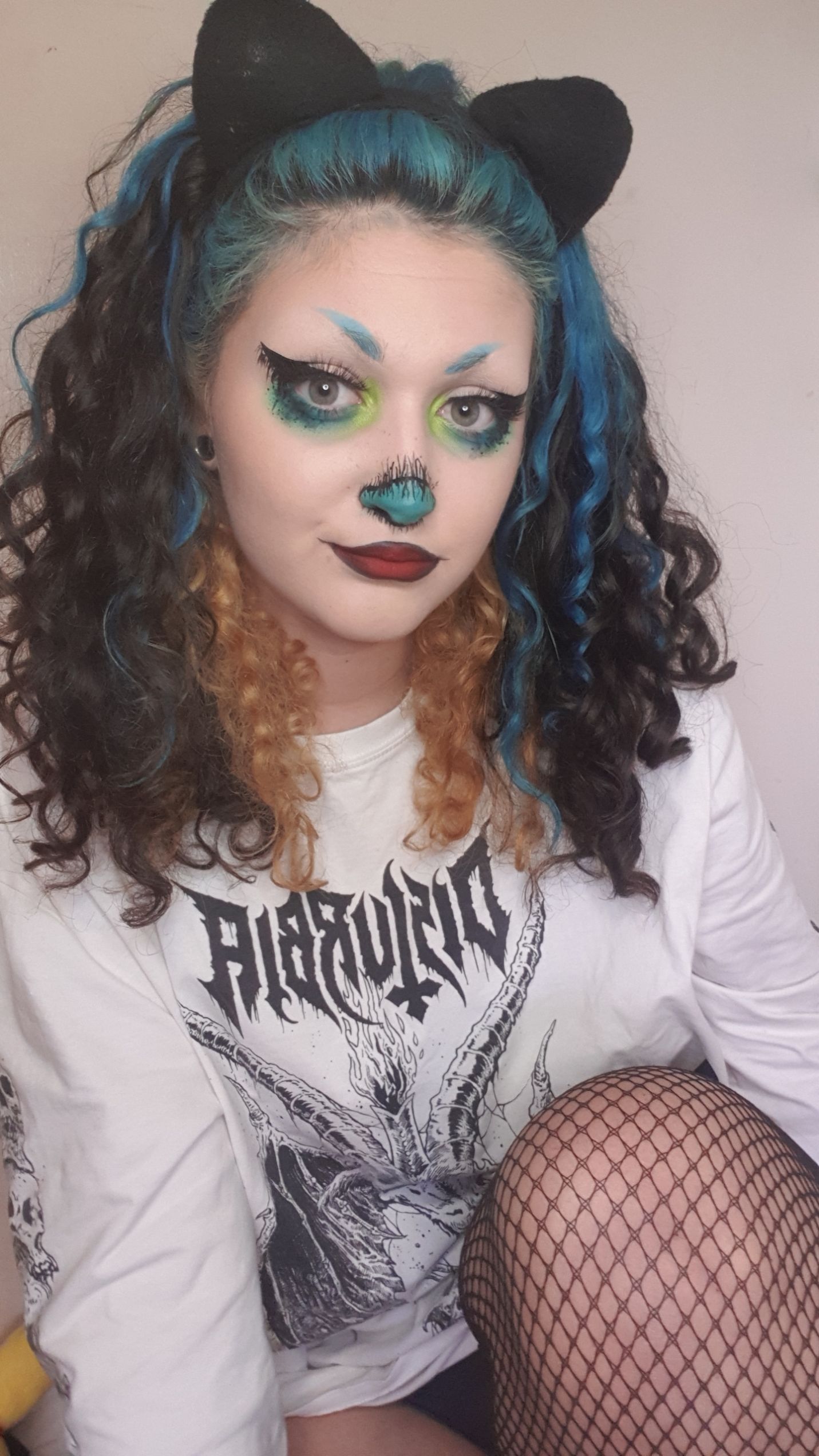 can some cute emo femboy slide into my DMs pls insta: barbwirebitchx | Scrolller