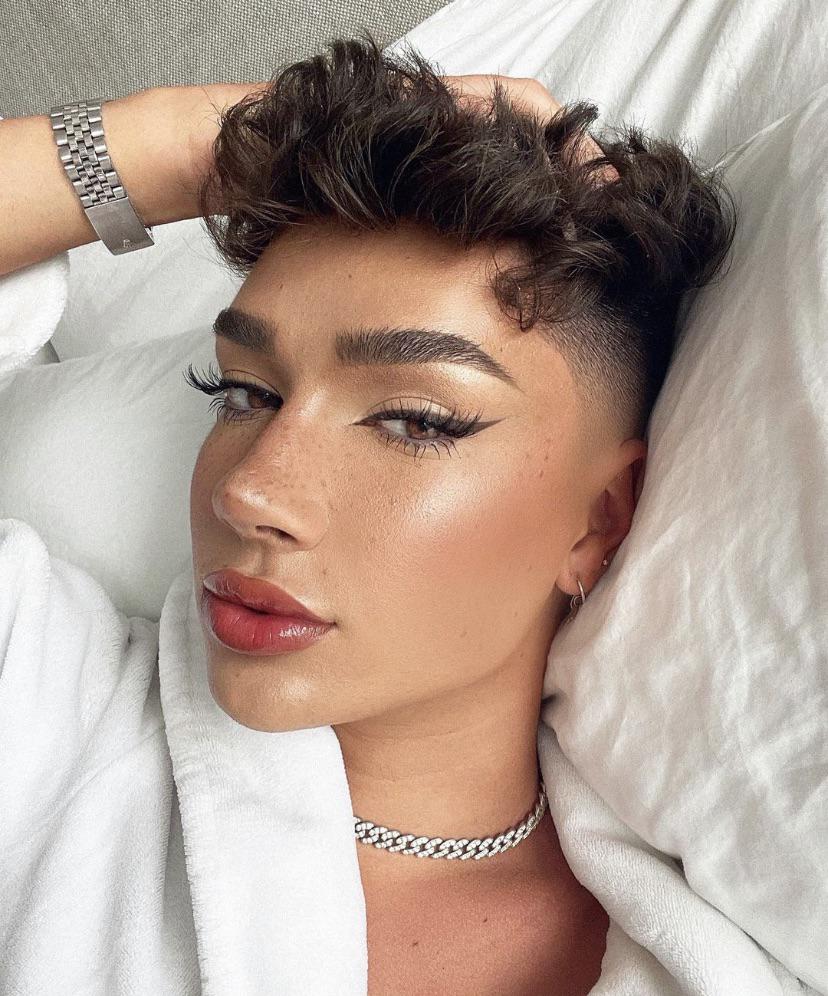 Can you mods make this the profile picture for the sub Reddit | Scrolller