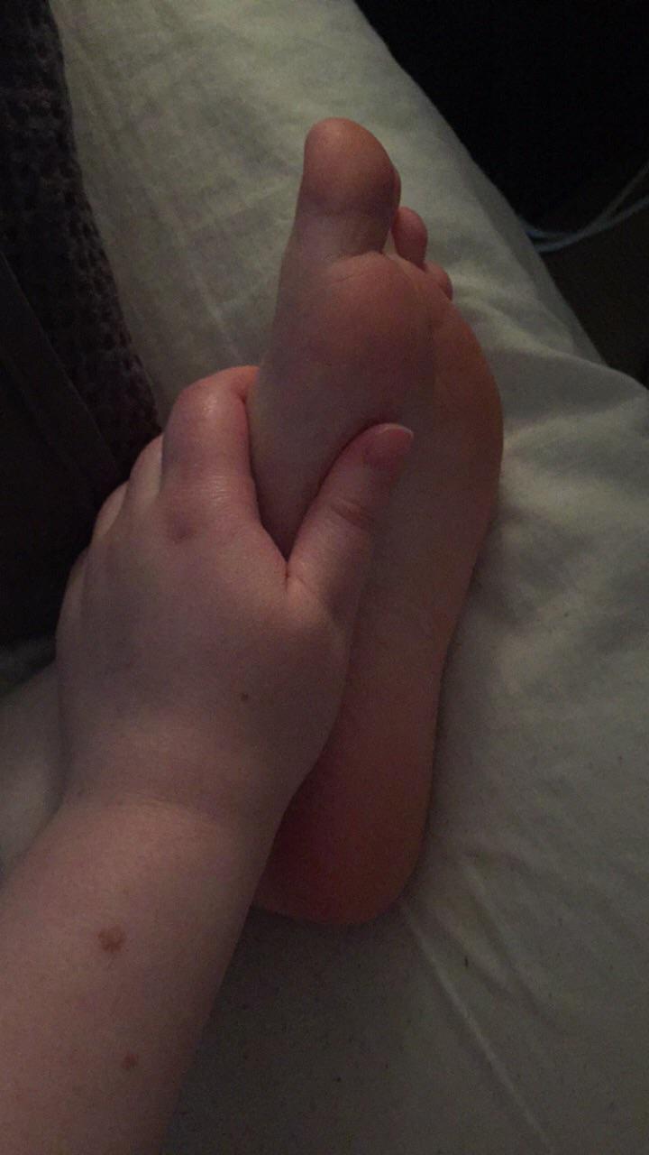 Can you rub my feet? | Scrolller