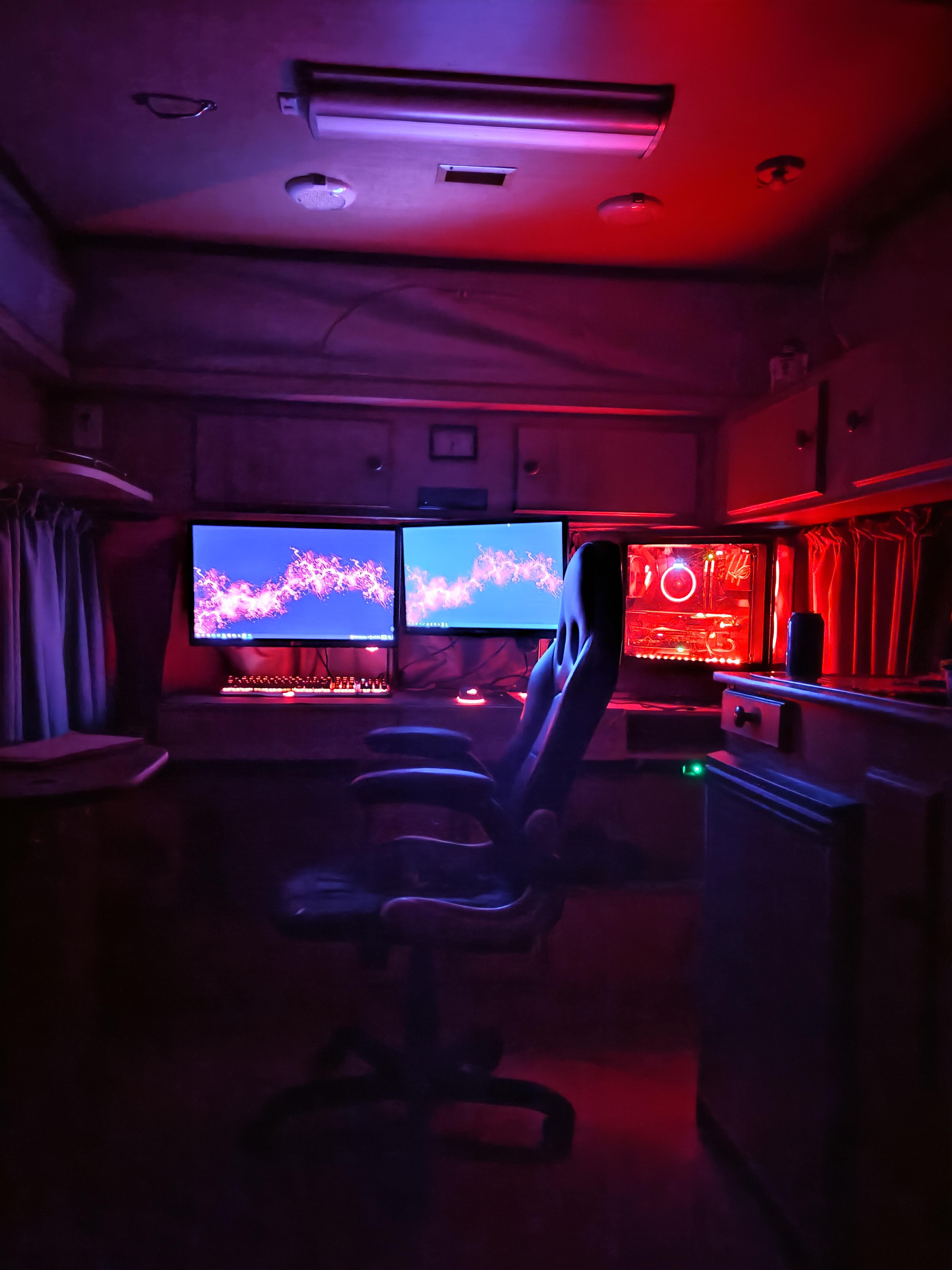 Caravan battle station | Scrolller