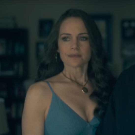 Carla Gugino From The Haunting Of Hill House Is The Definition Of A 