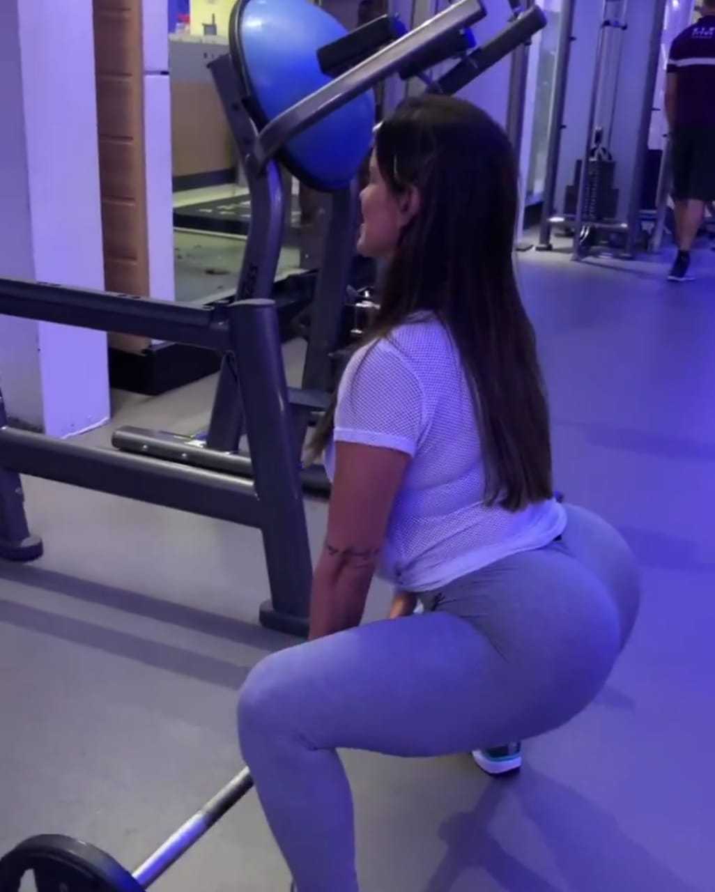 Carol Dias | Scrolller