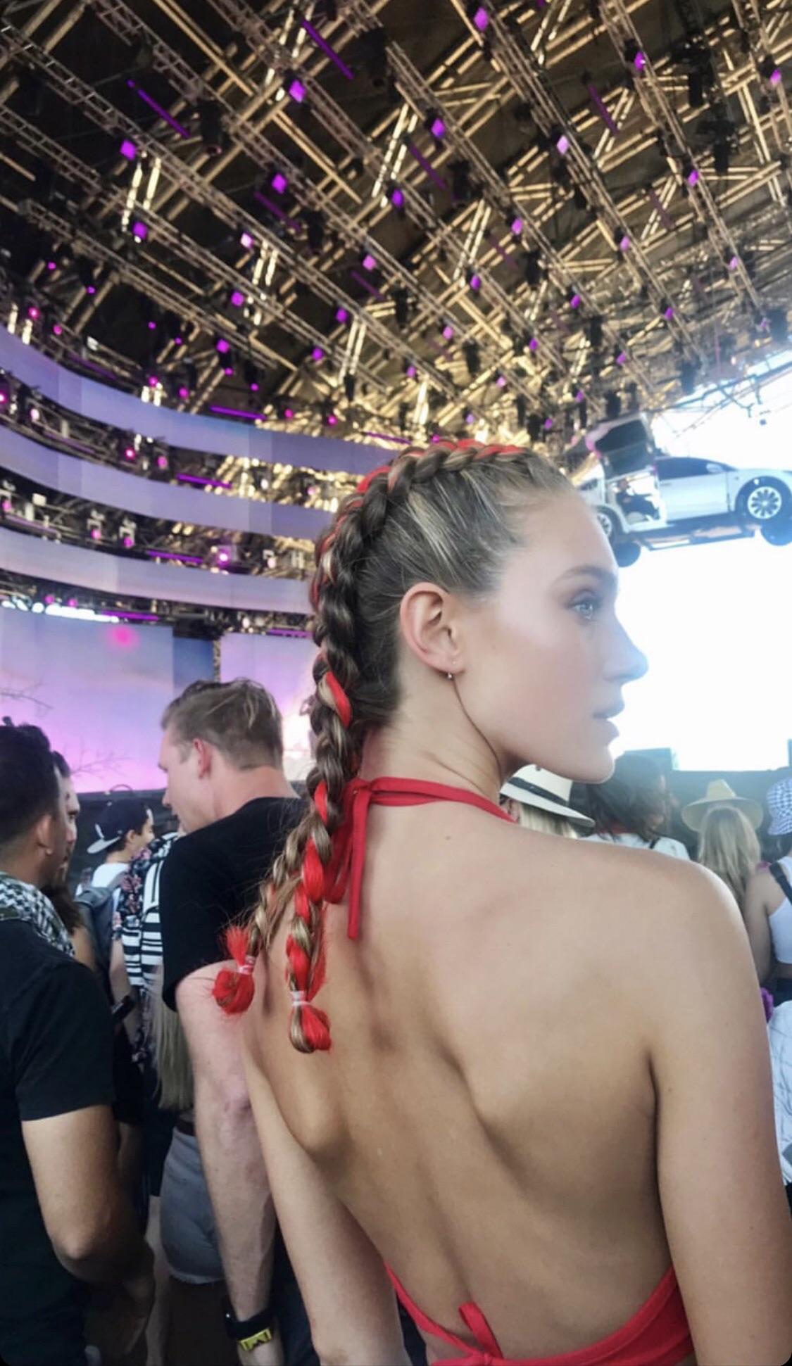 Caroline Lowe | Scrolller