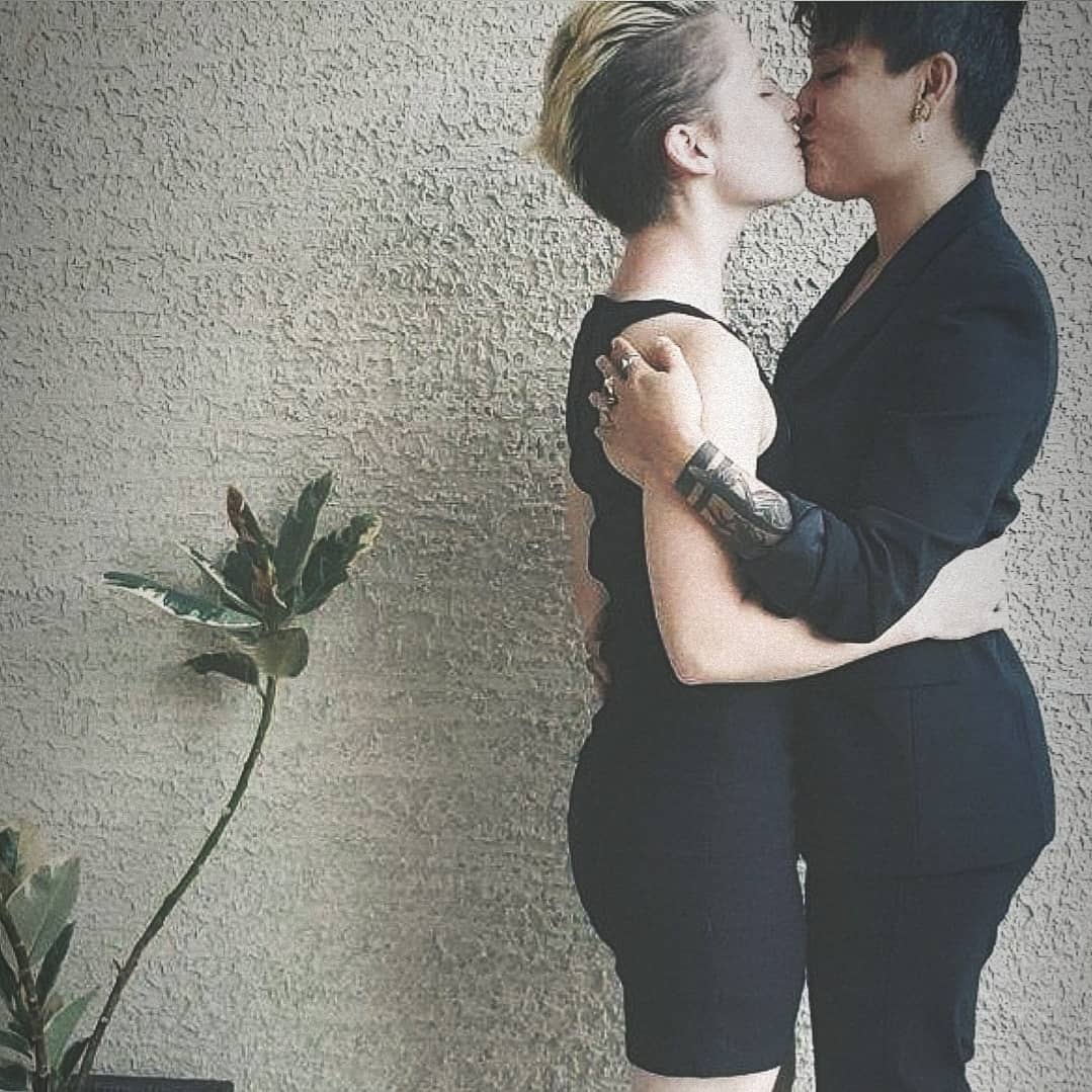 Catchin' feelings | Scrolller