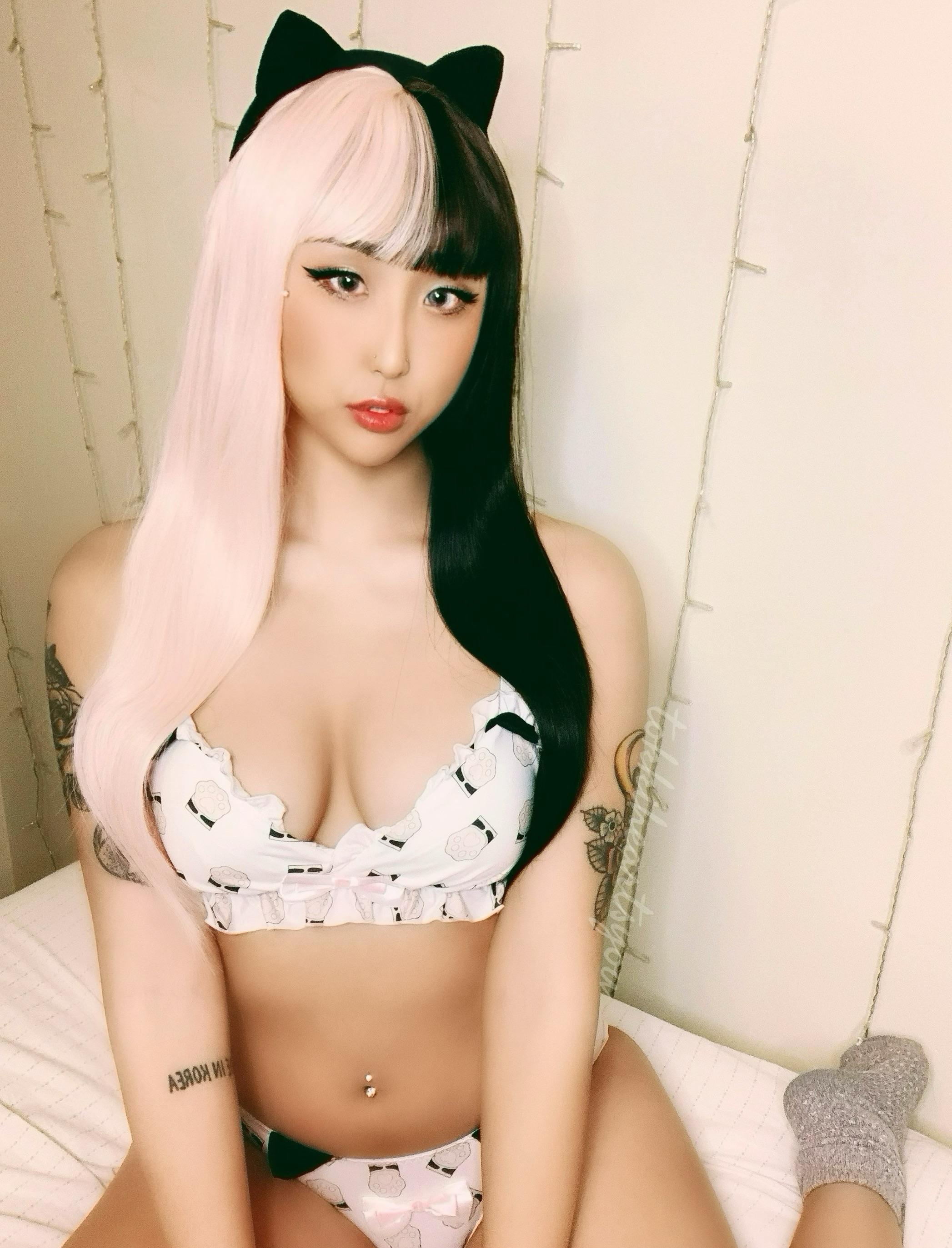 would you pet this kitty? ♡︎ | Scrolller