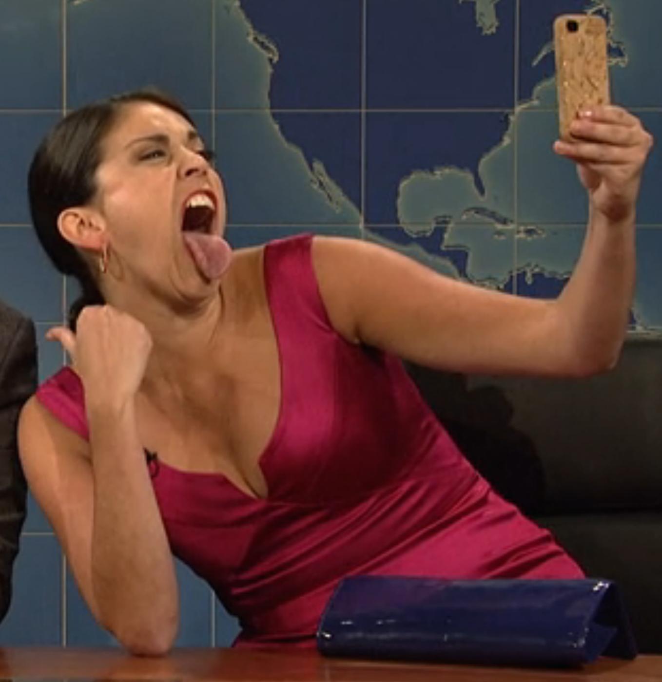 Cecily Strong | Scrolller