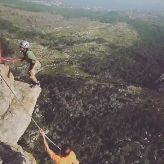 Cedar Wright's 600ft rope jump | Scrolller