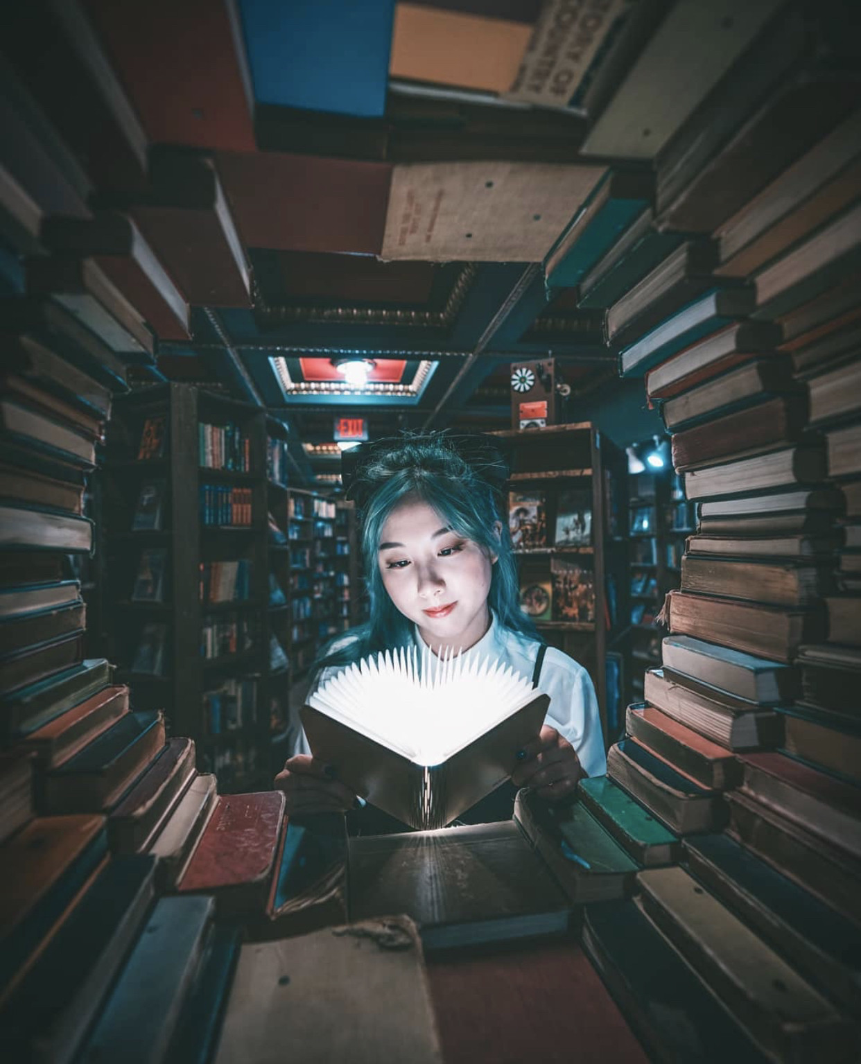 Celine reading | Scrolller