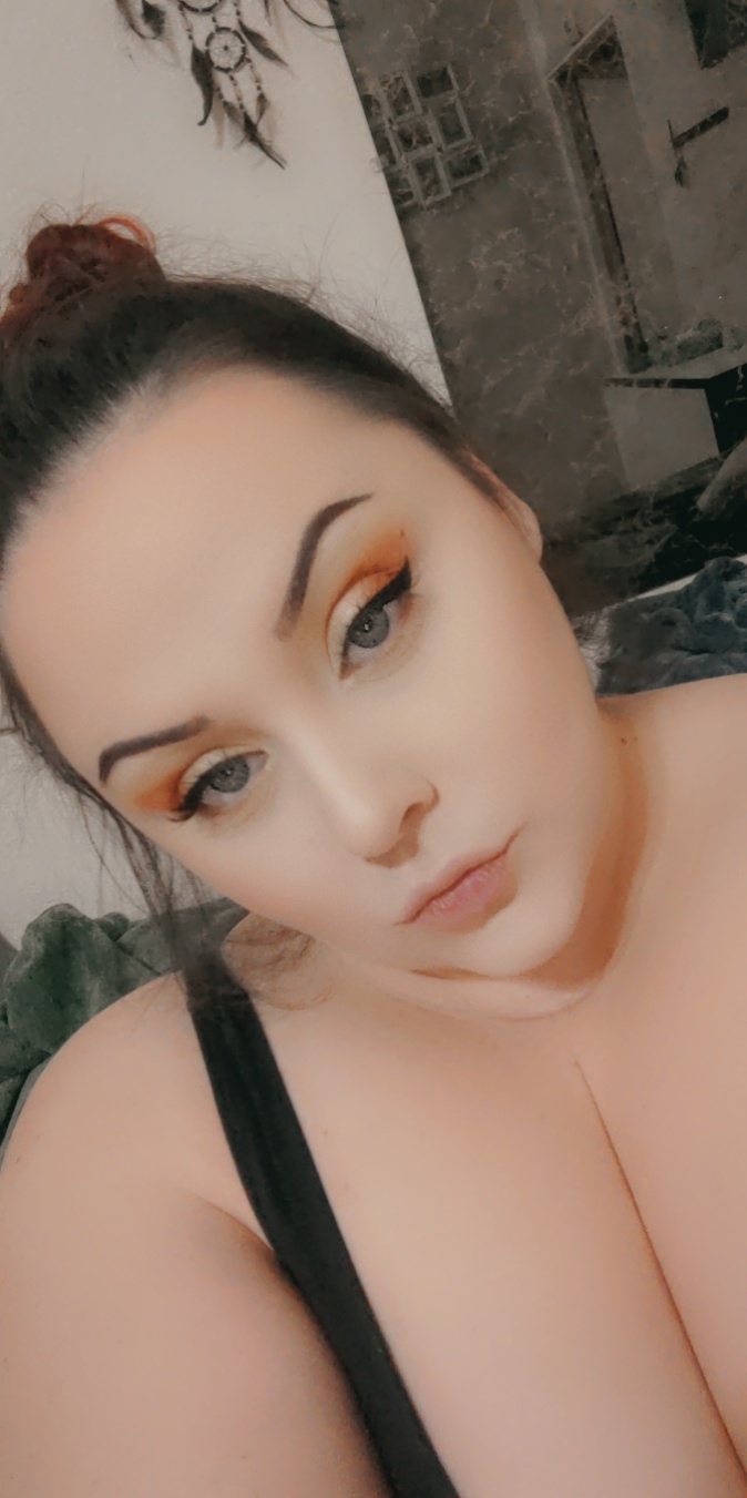 Central heterochromia technically but who's checking | Scrolller