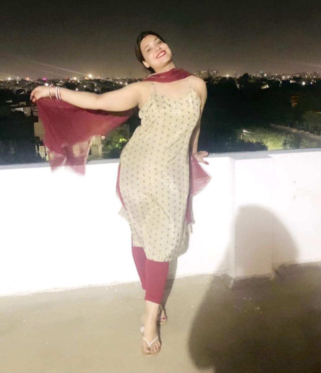 Chachi flaunting her underarms 🔥 | Scrolller