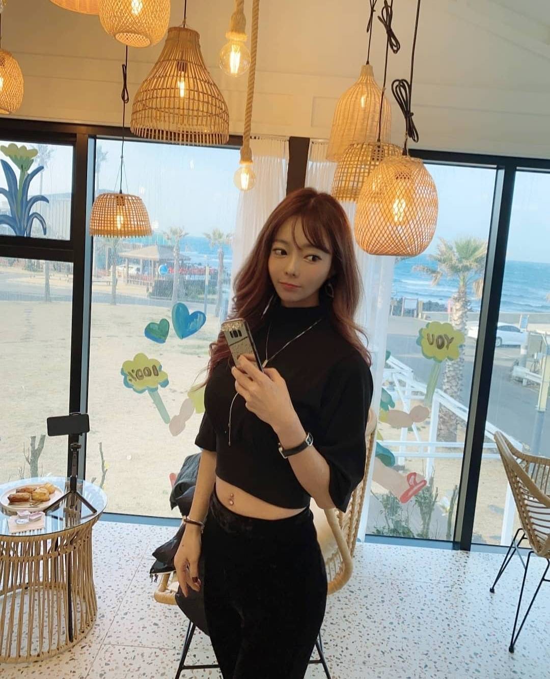 Chae Sia (IG:@sia_chae) | Scrolller