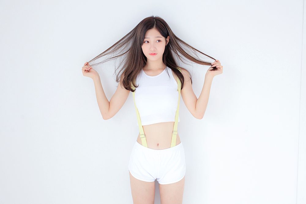 Chaeyeon | Scrolller