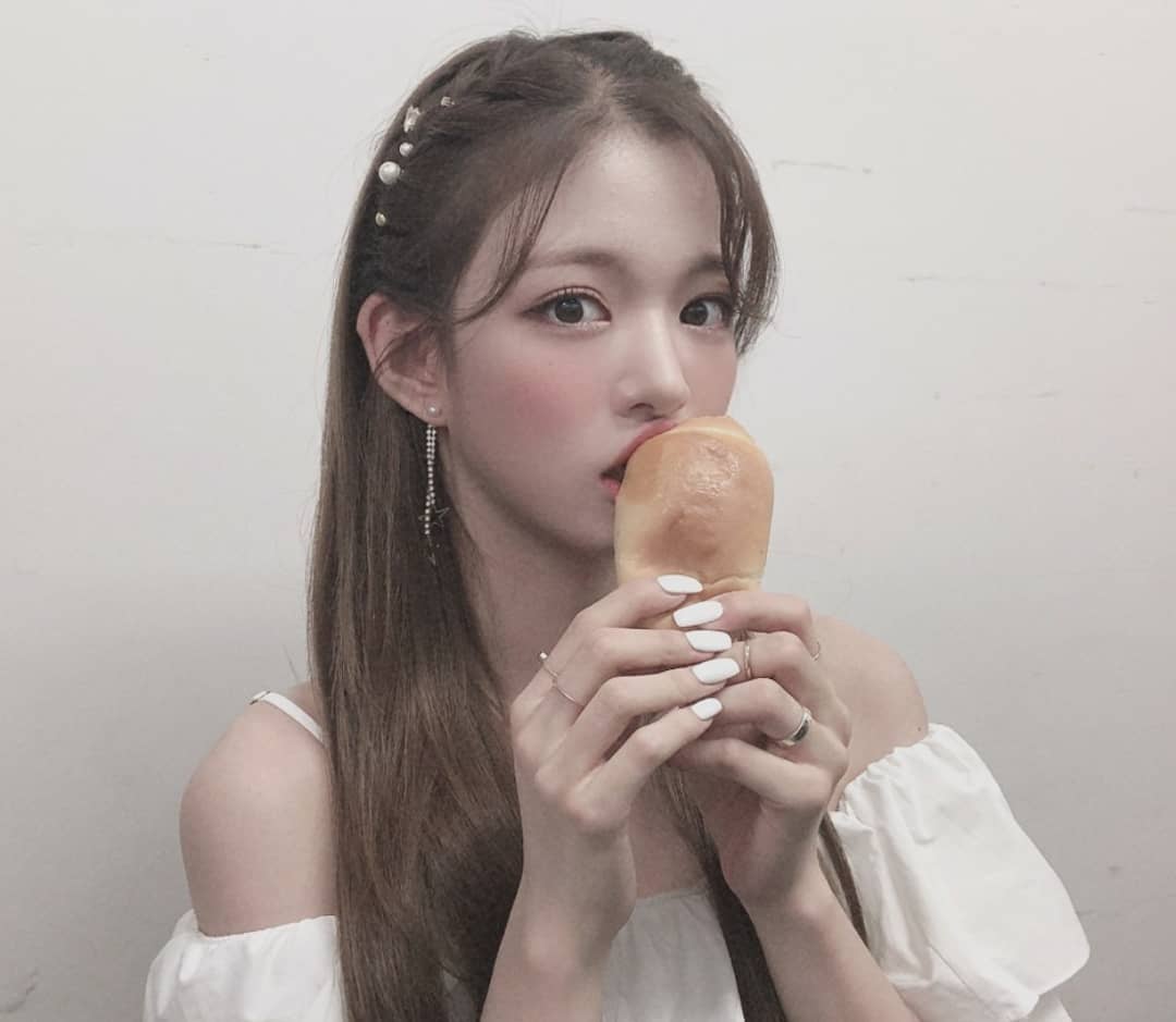 Chaeyoung's bread | Scrolller