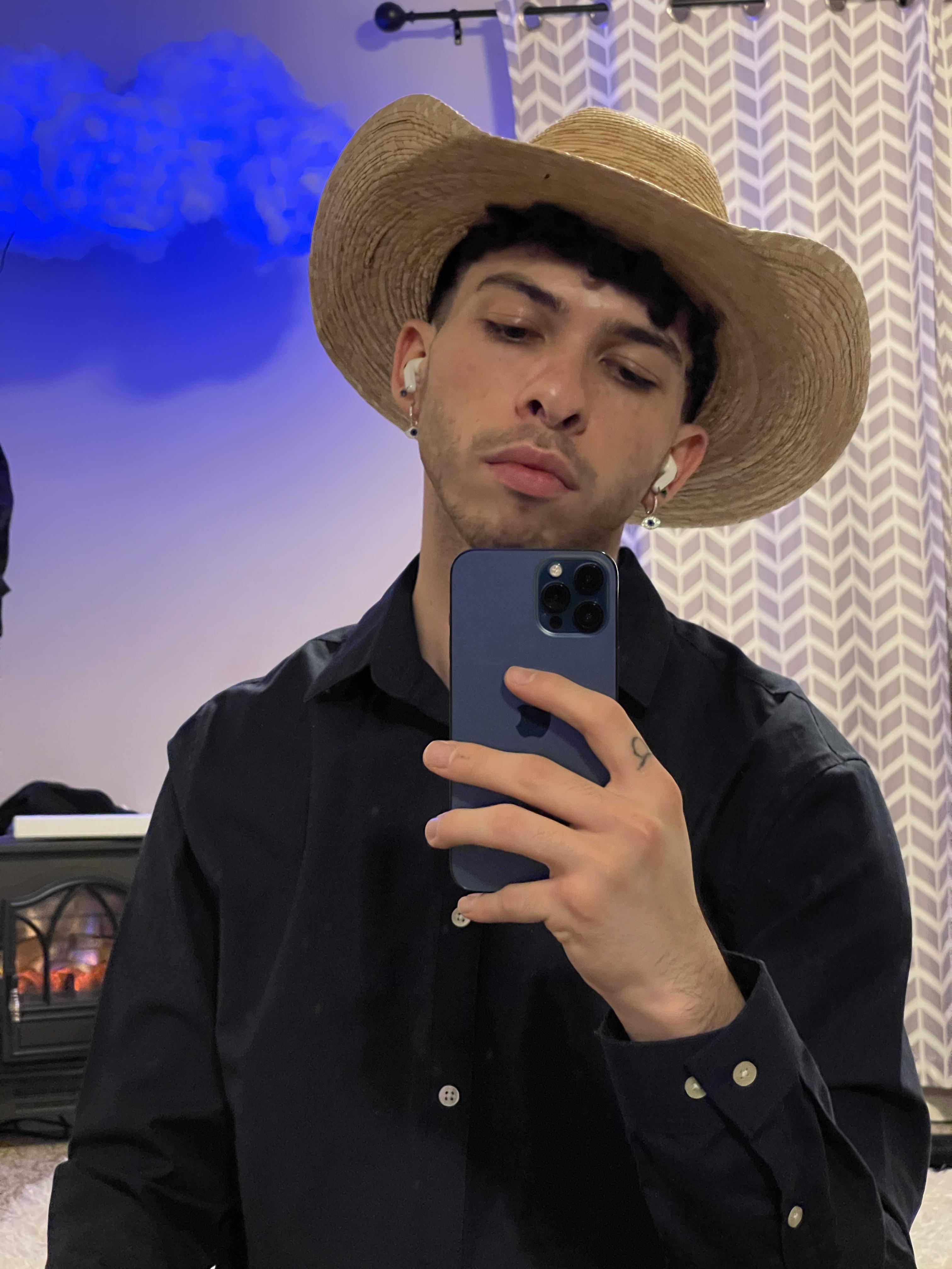 Channeling my inner cowboy 🤠 | Scrolller