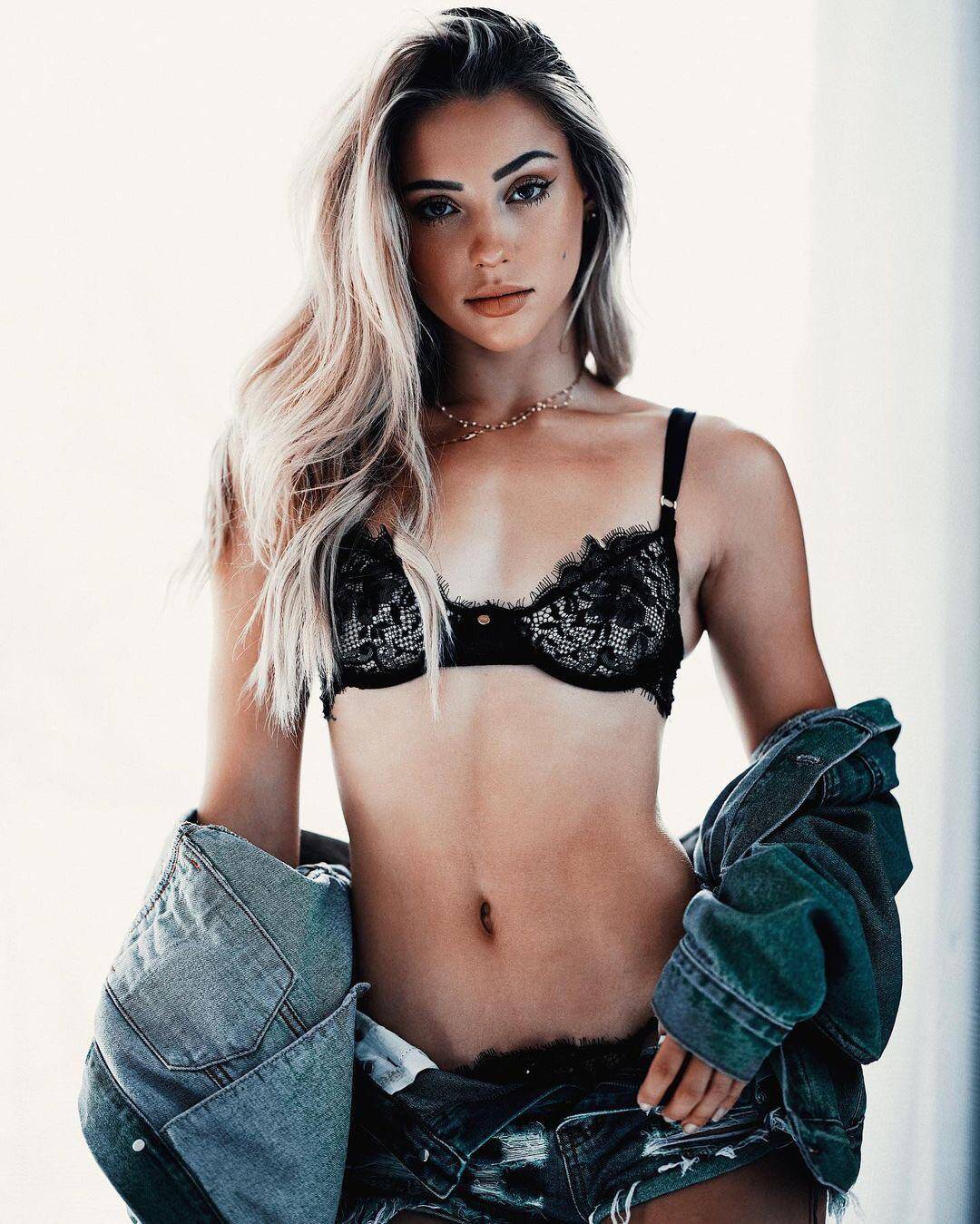 Charly Jordan | Scrolller