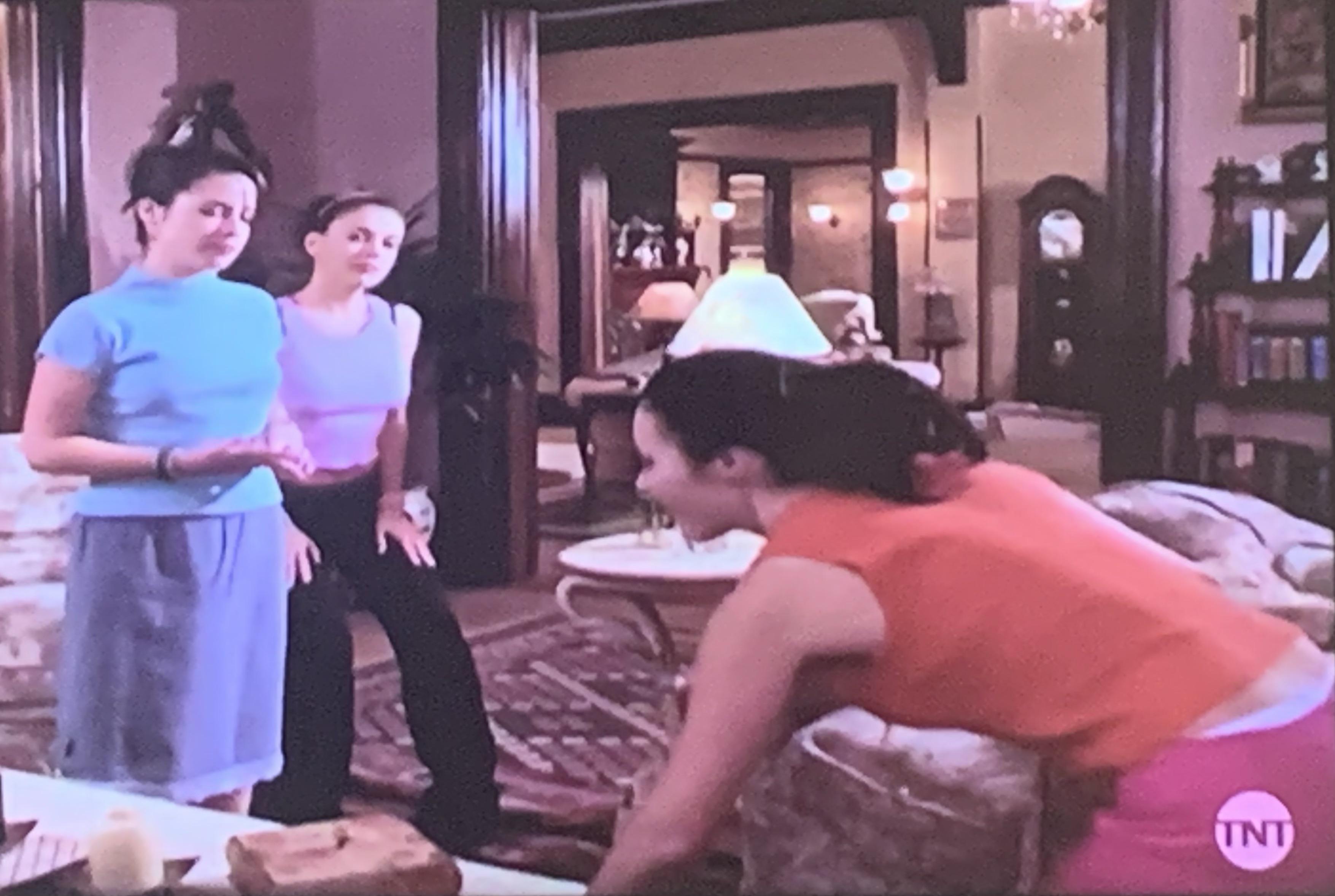 Charmed Prue peek | Scrolller