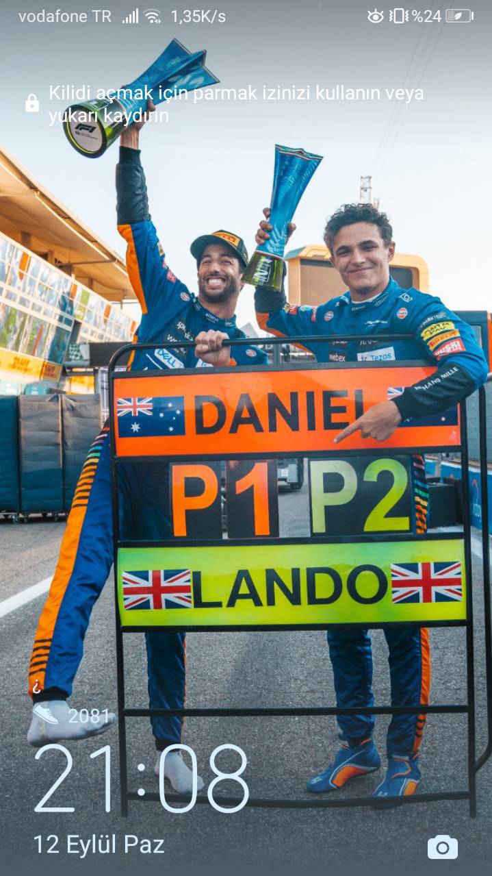 check out my new wallpaper | Scrolller