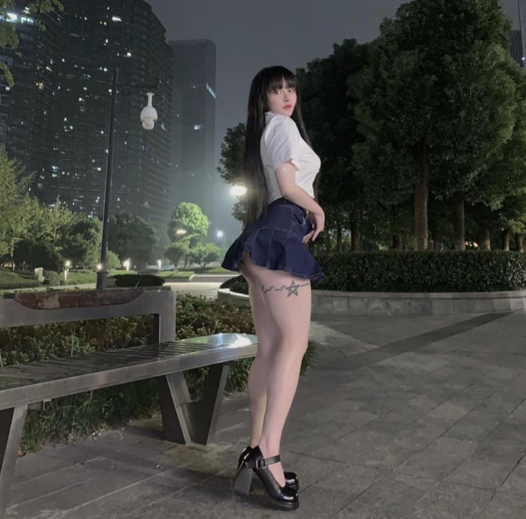 Cheeky 🍑 | Scrolller