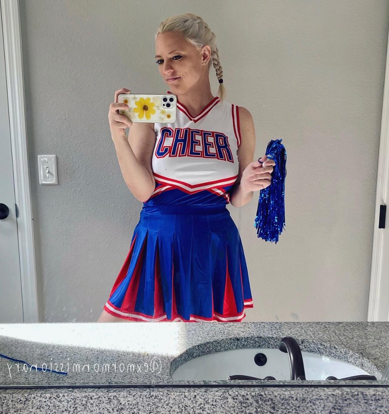Cheerleader Strip Tease Anyone Scrolller