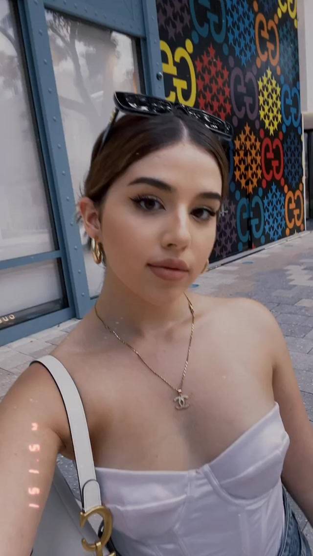 Chesty Amanda | Scrolller