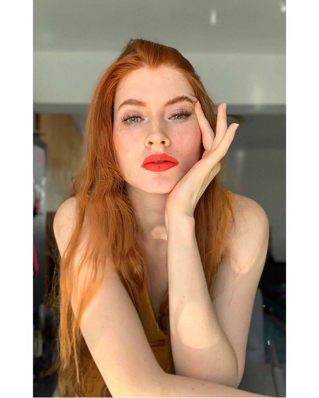 Chiara Wesley | Scrolller