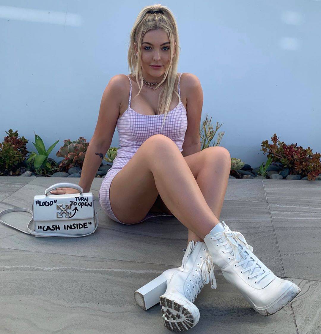 Chilling | Scrolller