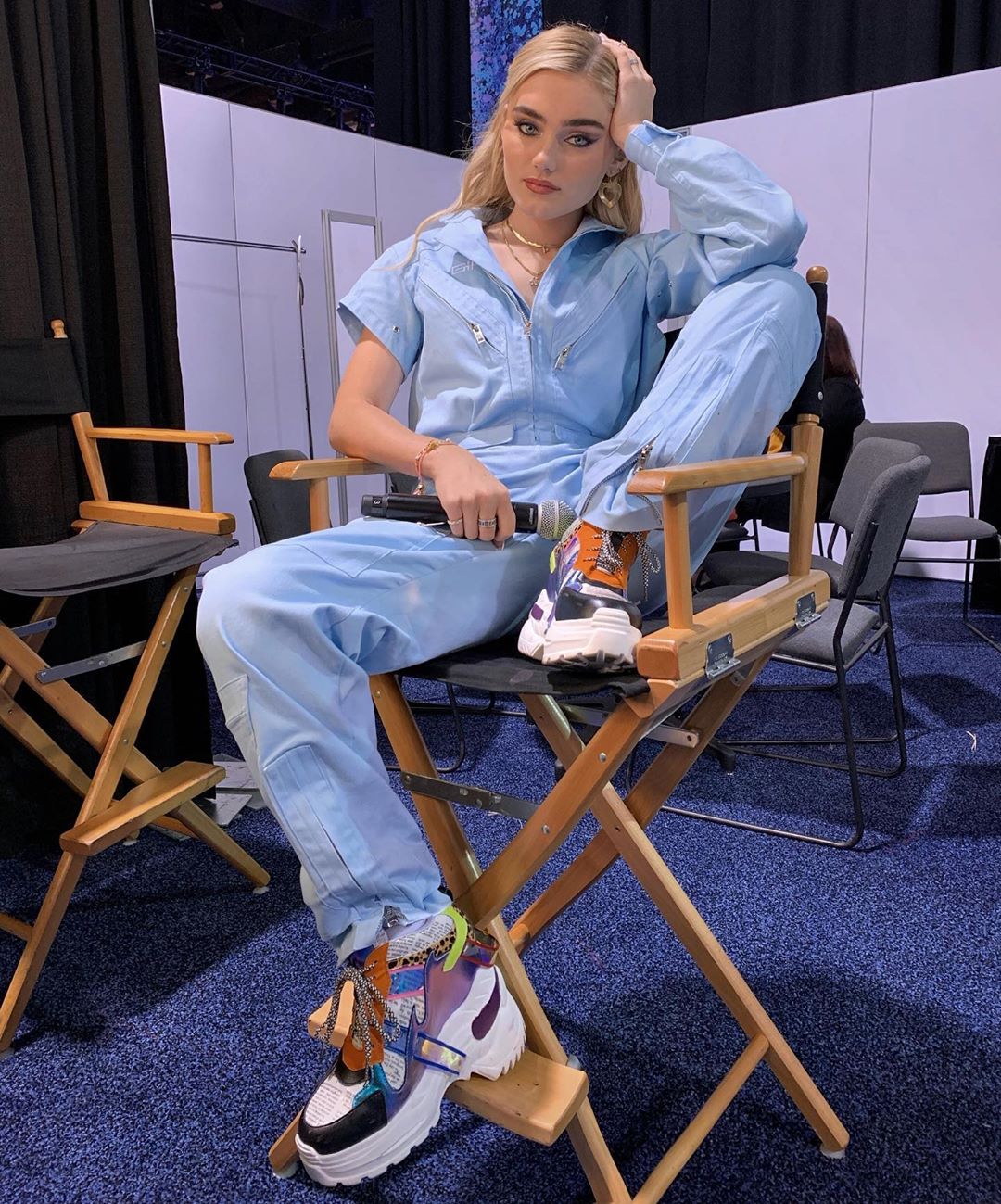 Chilling Backstage | Scrolller