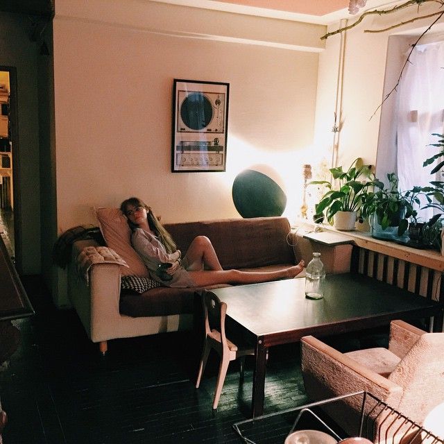 Chilling on the sofa | Scrolller