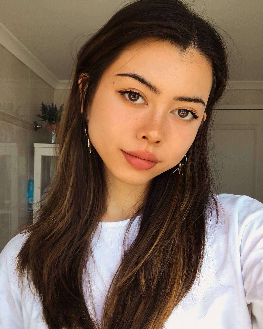 Chinese / German | Scrolller