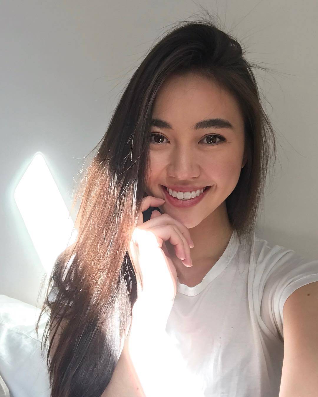 Chinese / Scottish / English | Scrolller
