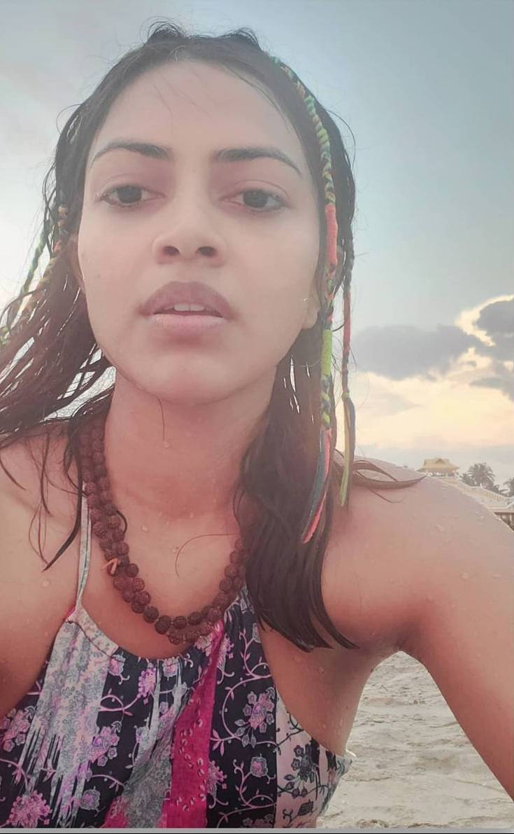 Chocolaty armpit of Amla Paul | Scrolller