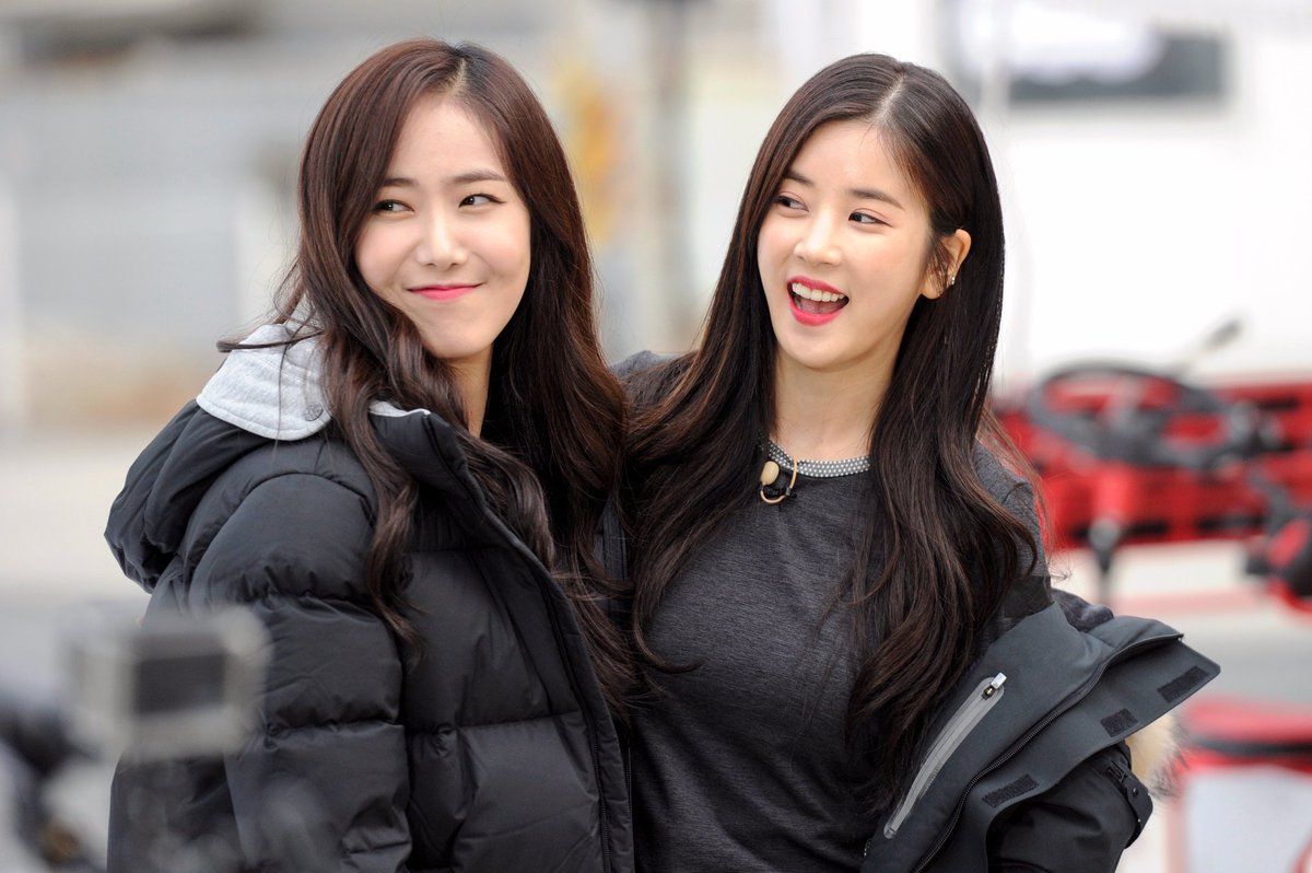 Chorong falling for SinB! | Scrolller