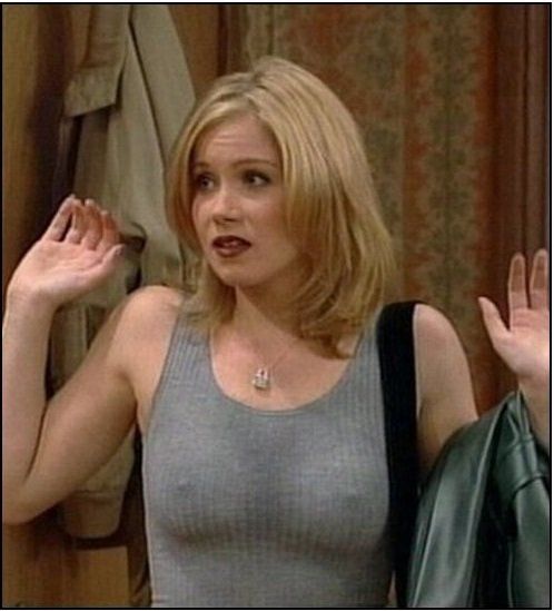 Christina Applegate as Kelly | Scrolller Christina Applegate as Kelly | Scrolller