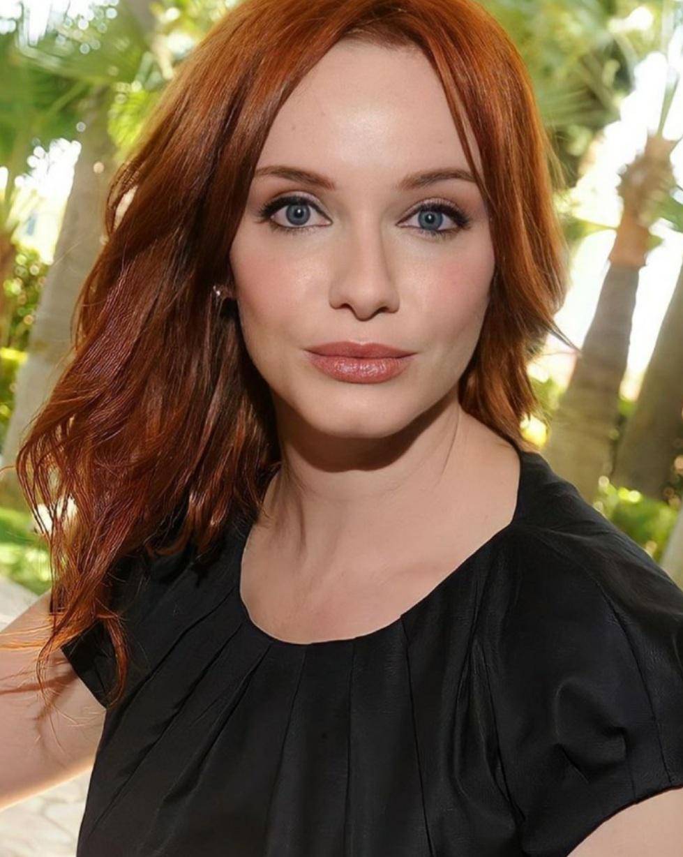 Christina Hendricks Scrolller