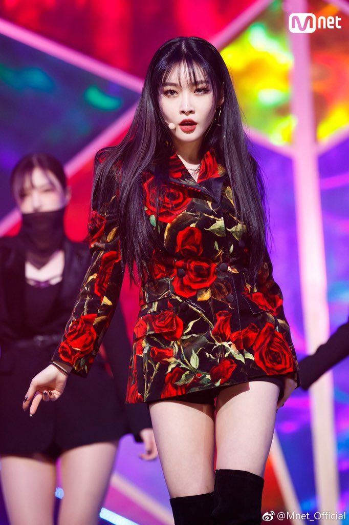 chungha | Scrolller