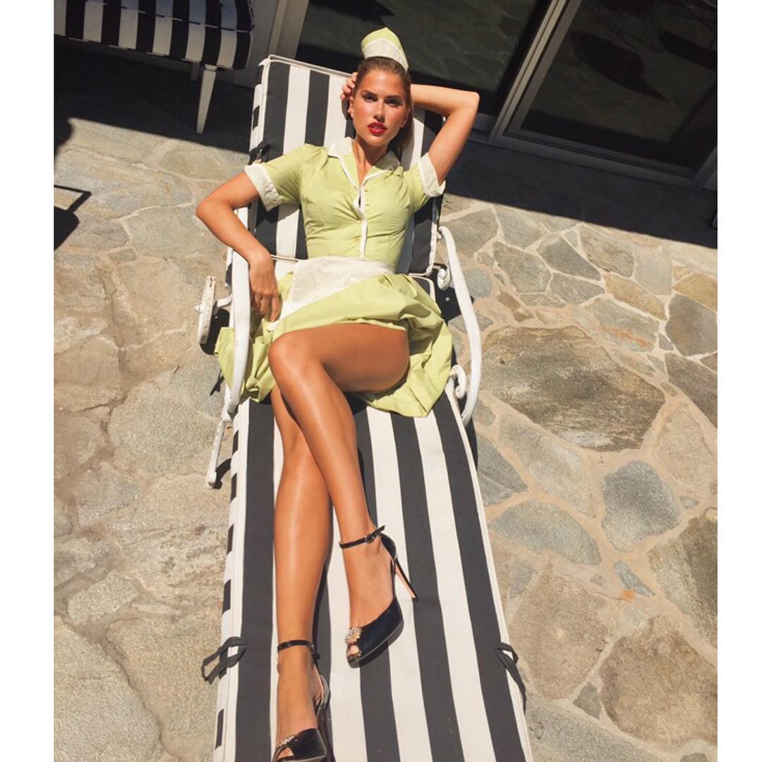 Cleaning Maid | Scrolller