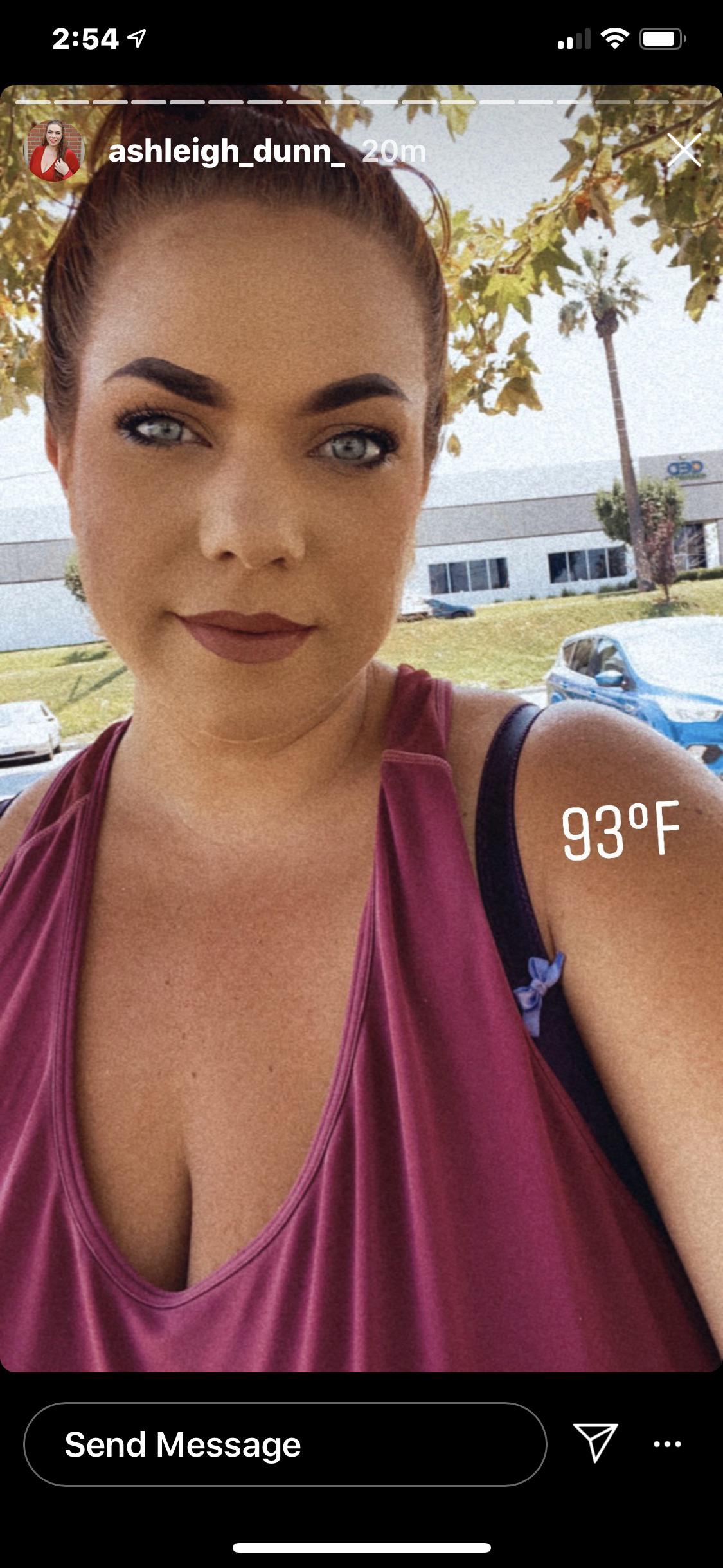 cleavage | Scrolller