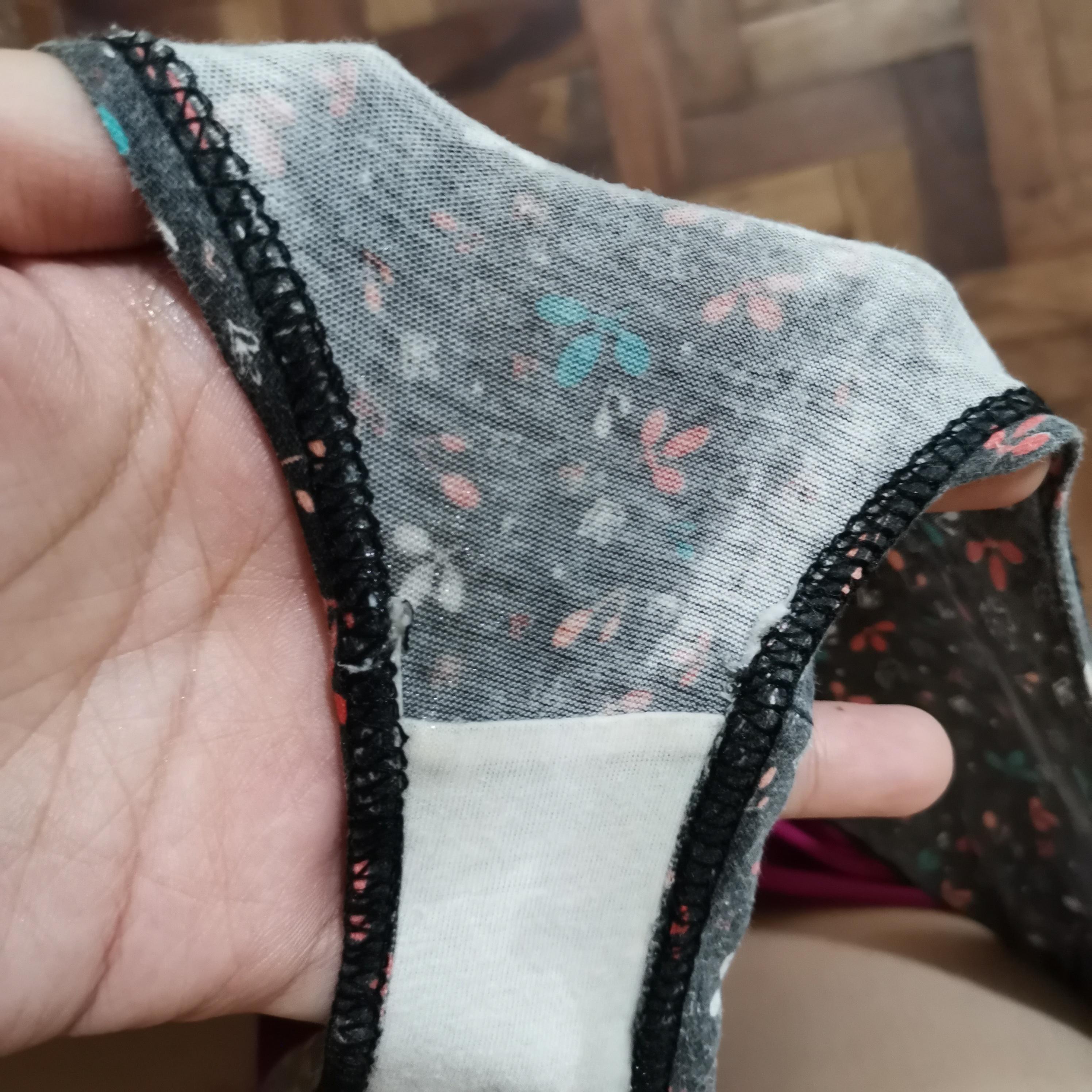 Clit play while sexting | Scrolller