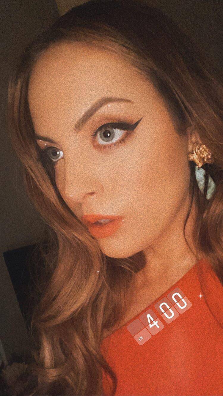 Close Up | Scrolller