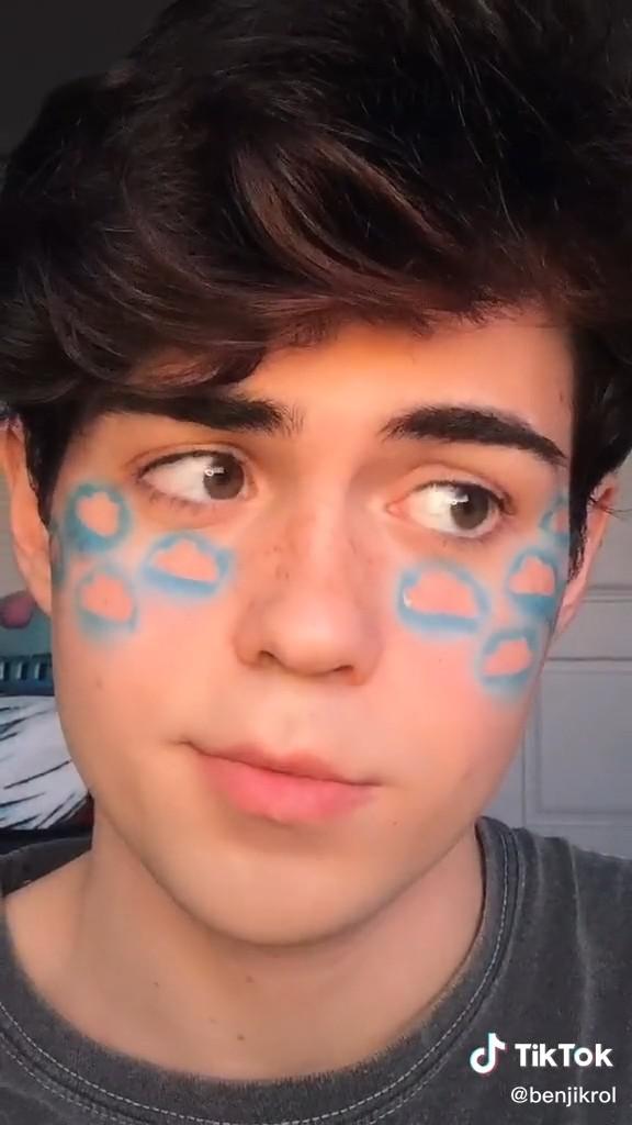 Cloud benji ☁️ | Scrolller