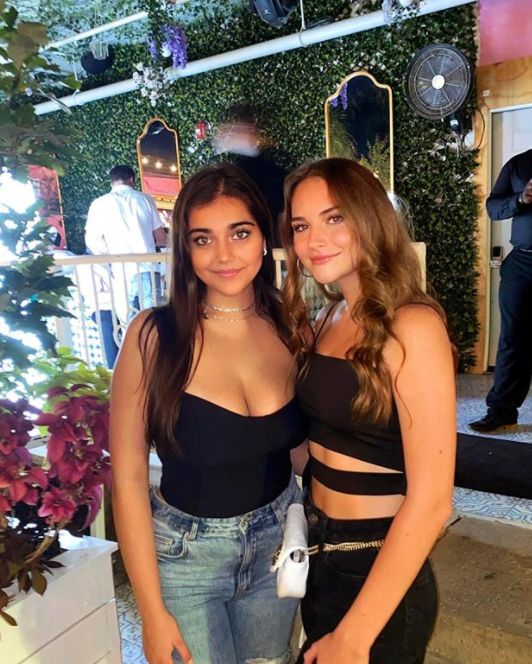 College babes | Scrolller