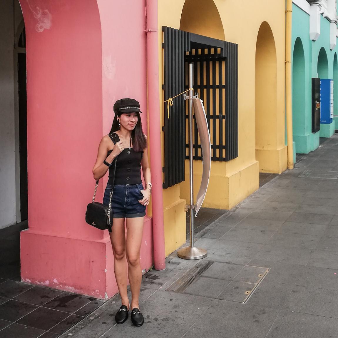 Colour contrast | Scrolller